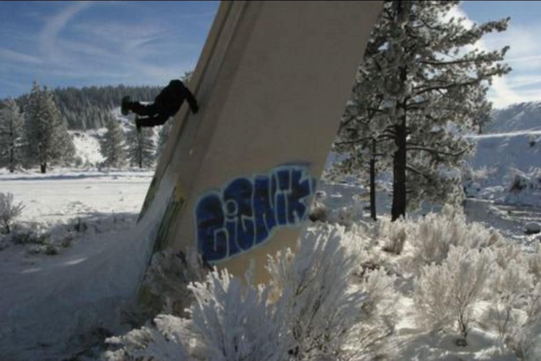 Dual Snowboards – Divided We Shred